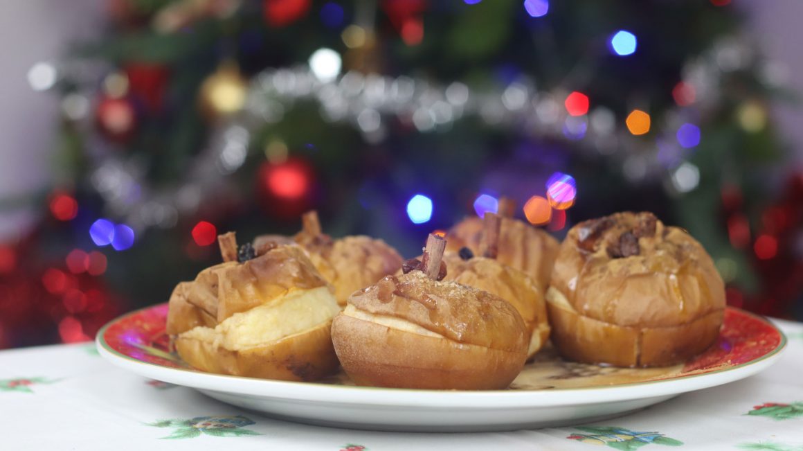 Maçã Assada com Vinho do Porto, Canela e Passas